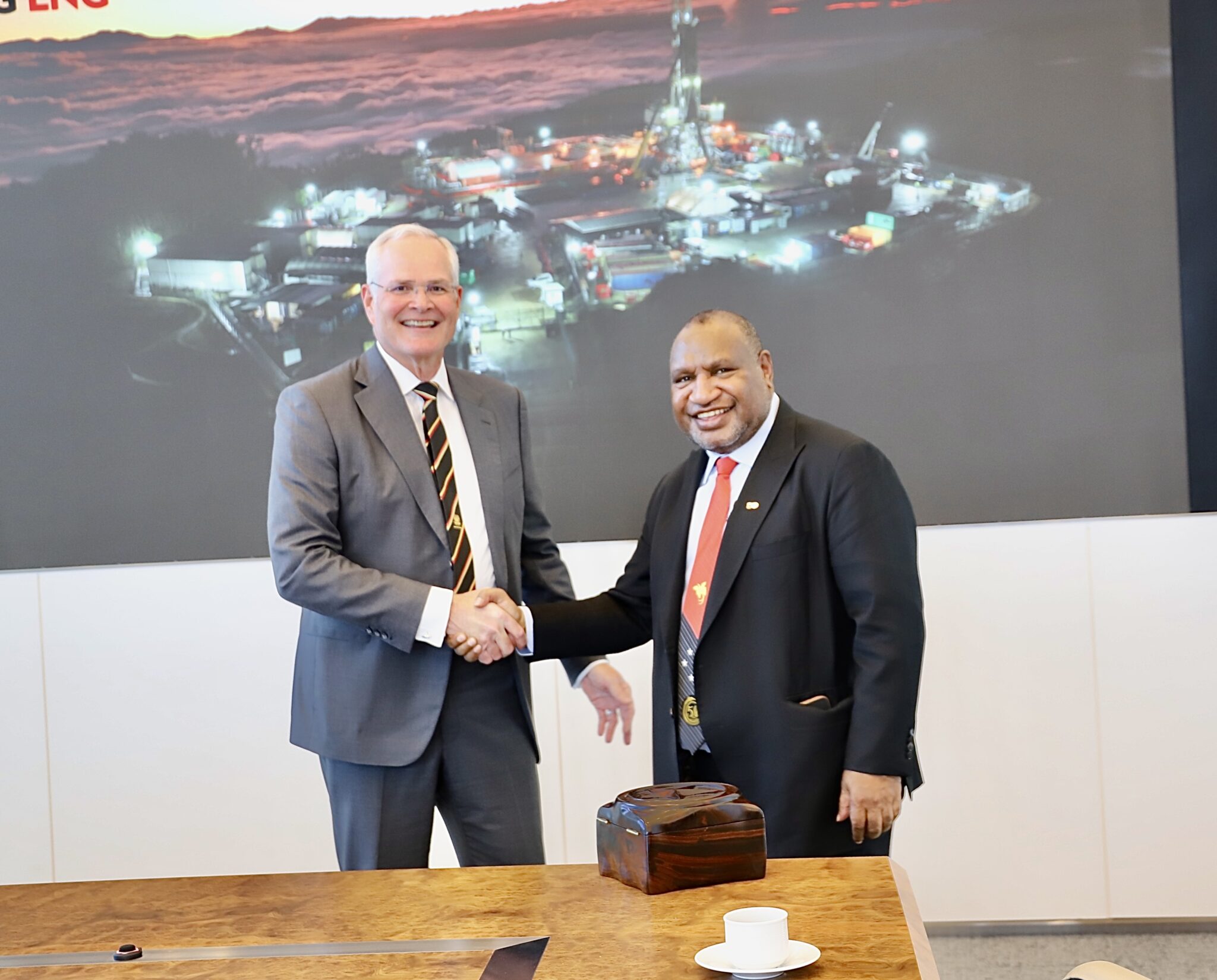 PM Marape Meets ExxonMobil Executives in Houston to Advance LNG ...